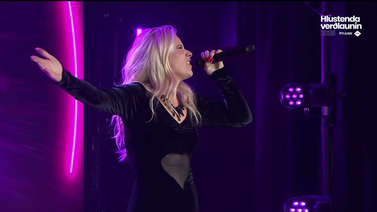 Jóhanna Guðrún opnar Hlustendaverðlaunin 2025 - Sjónvarp - Vísir