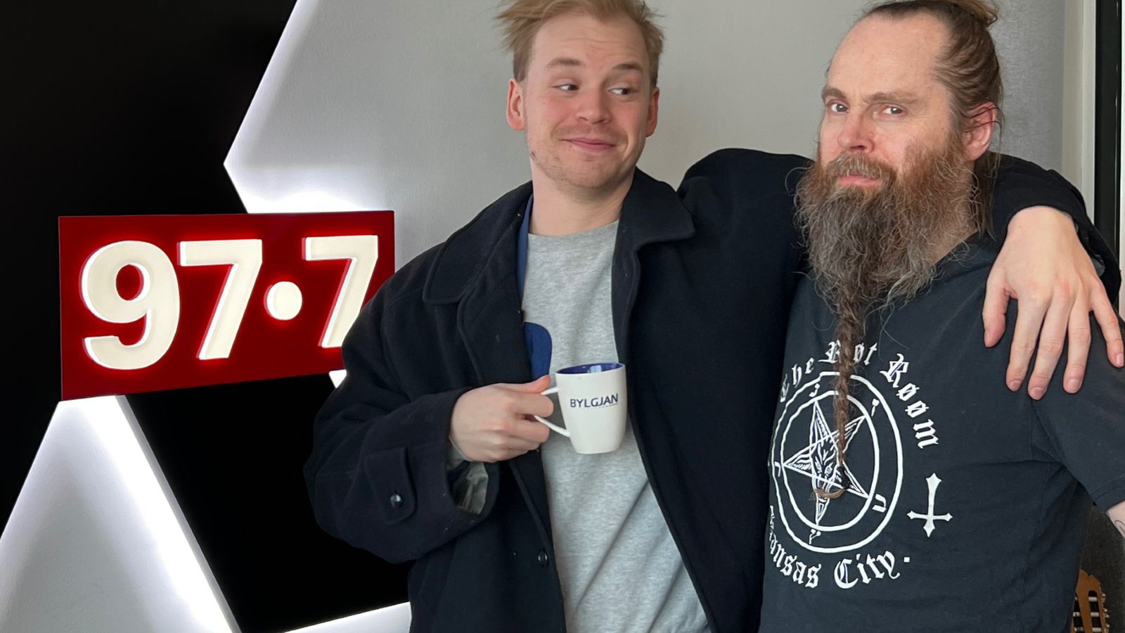 Hasar að gera sitt besta - Útvarp - Vísir