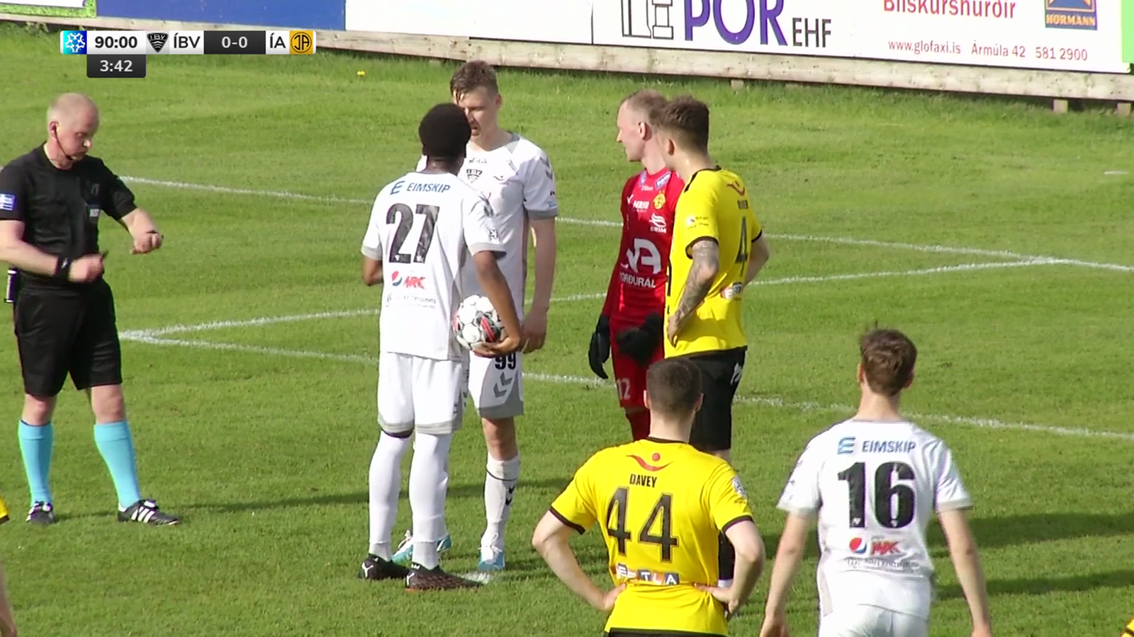 Andri Rúnar Bjarnason og Hans Kamta Mpongo rífast um víti - Sjónvarp ...