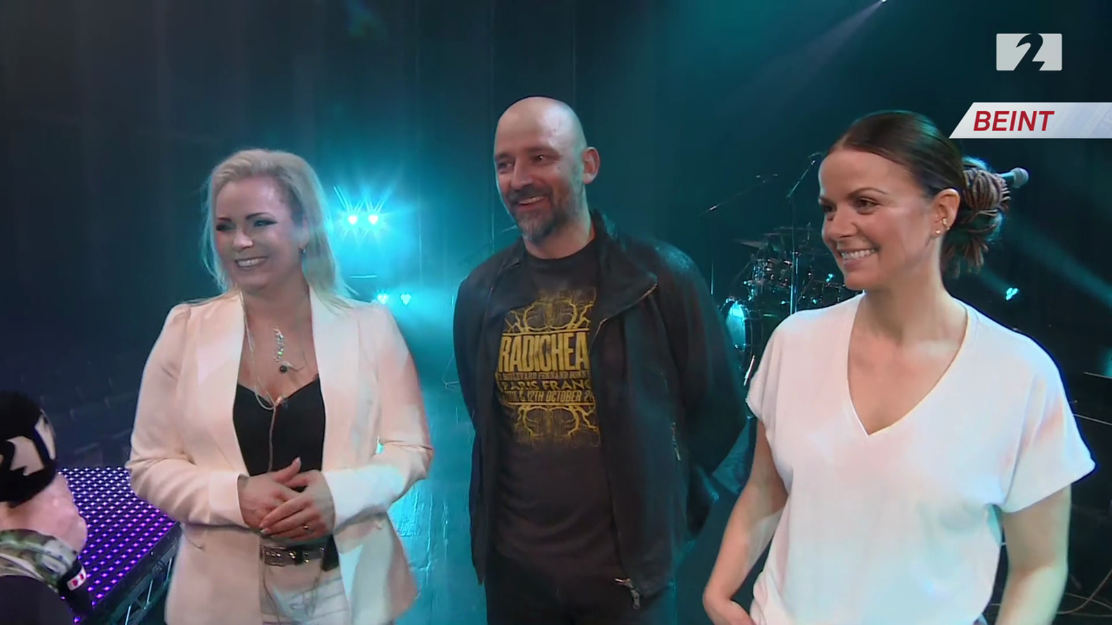 Aldamótastjörnur halda uppi fjörinu - Sjónvarp - Vísir