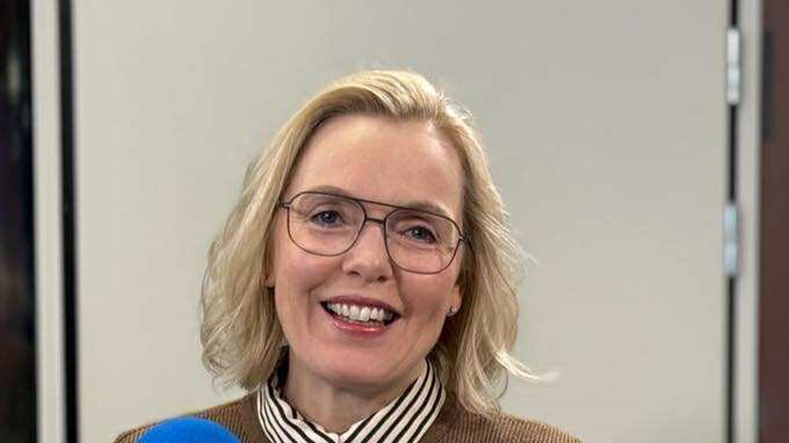 Nýtt merki, litur og leturgerð táknræn breyting fyrir flokkinn - Útvarp - Vísir