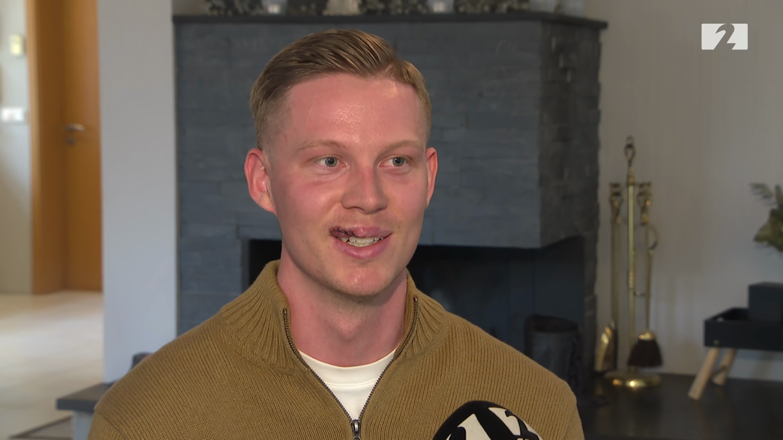 Missti tvær tennur og þrjátíu spor - Sjónvarp - Vísir