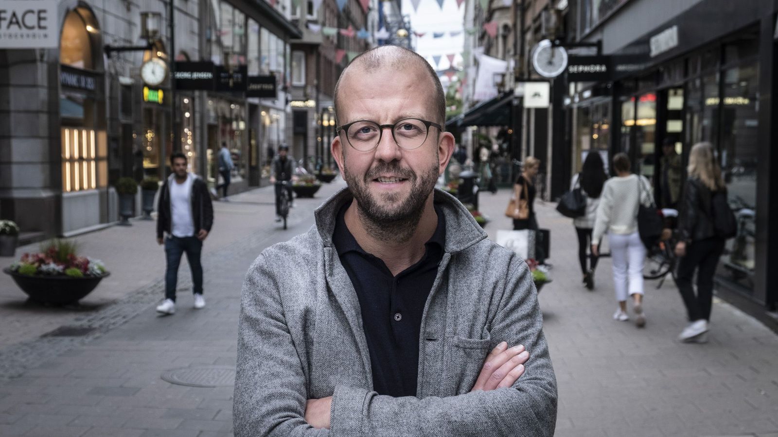 Bítið - Framboð á flugi til og frá landinu dregst saman - Útvarp - Vísir