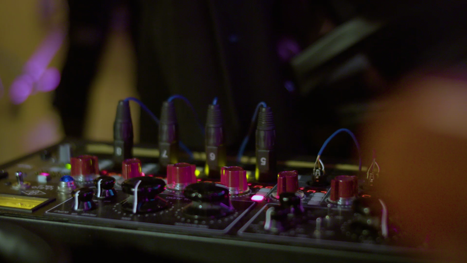 Brann út en vann sig til baka gegnum tónlistina - Sjónvarp - Vísir