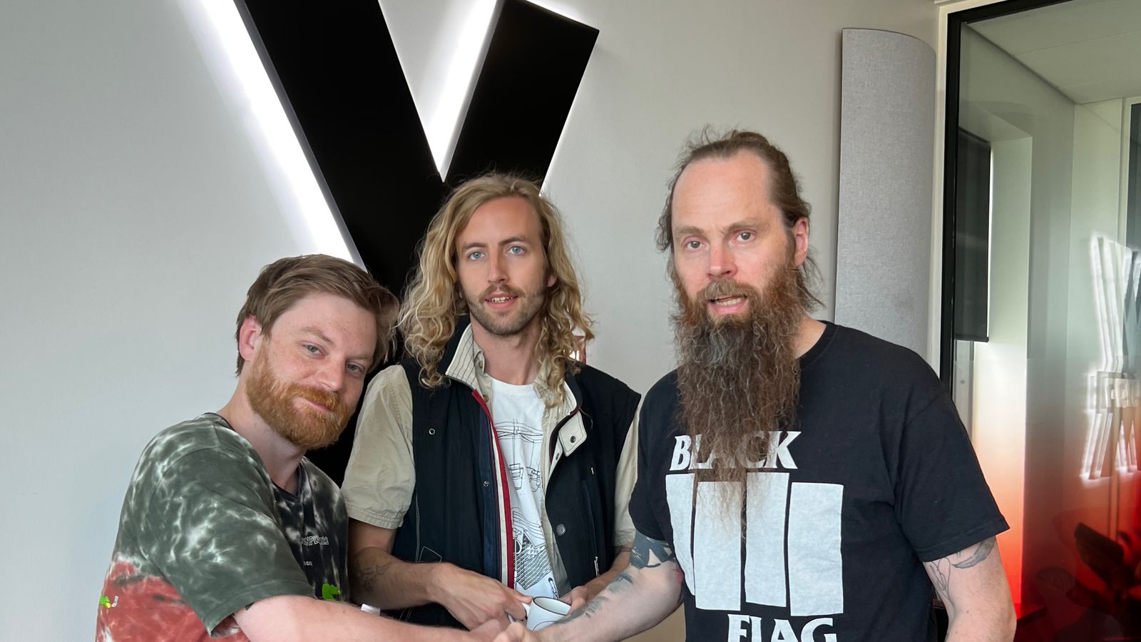 Analogue á Stöðvarfirði með Curver á kantinum. - Útvarp - Vísir
