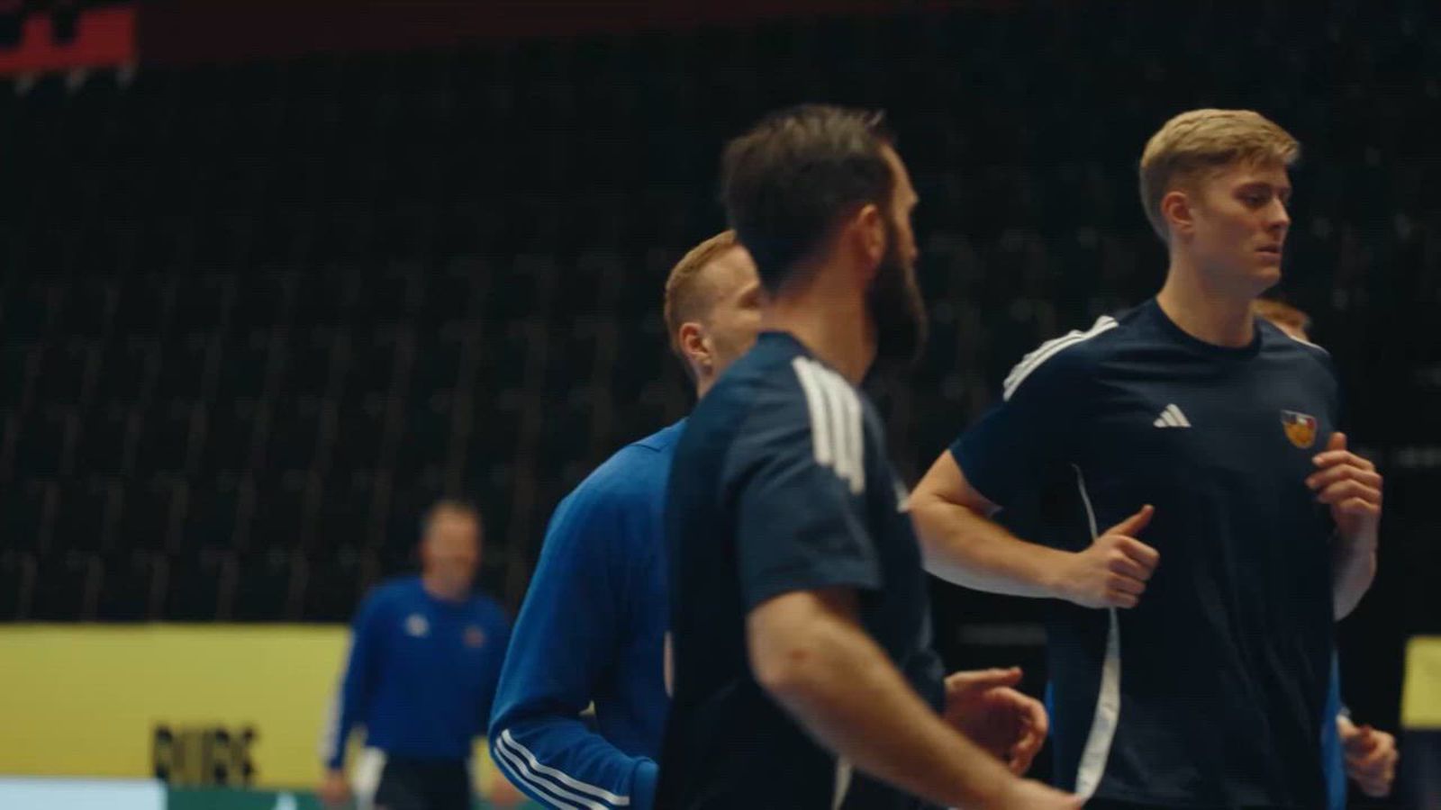 EM í dag #3: Draugabærinn Kristianstad og söguleg strætóferð - Sjónvarp ...