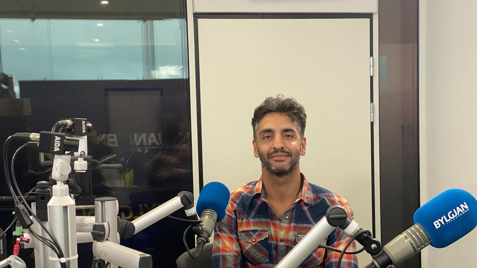 Bítið - Kafar í líf móður sinnar sem er fyrsta ættleidda barnið frá ...