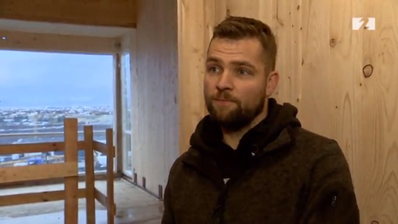 Vildu byggja umhverfisvænna timburhús - Sjónvarp - Vísir