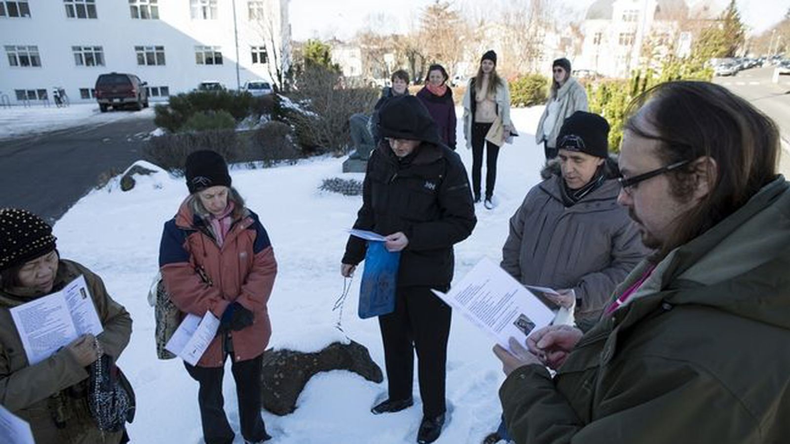 RS - Munu halda áfram að biðja fyrir deiddum fóstrum. - Útvarp - Vísir