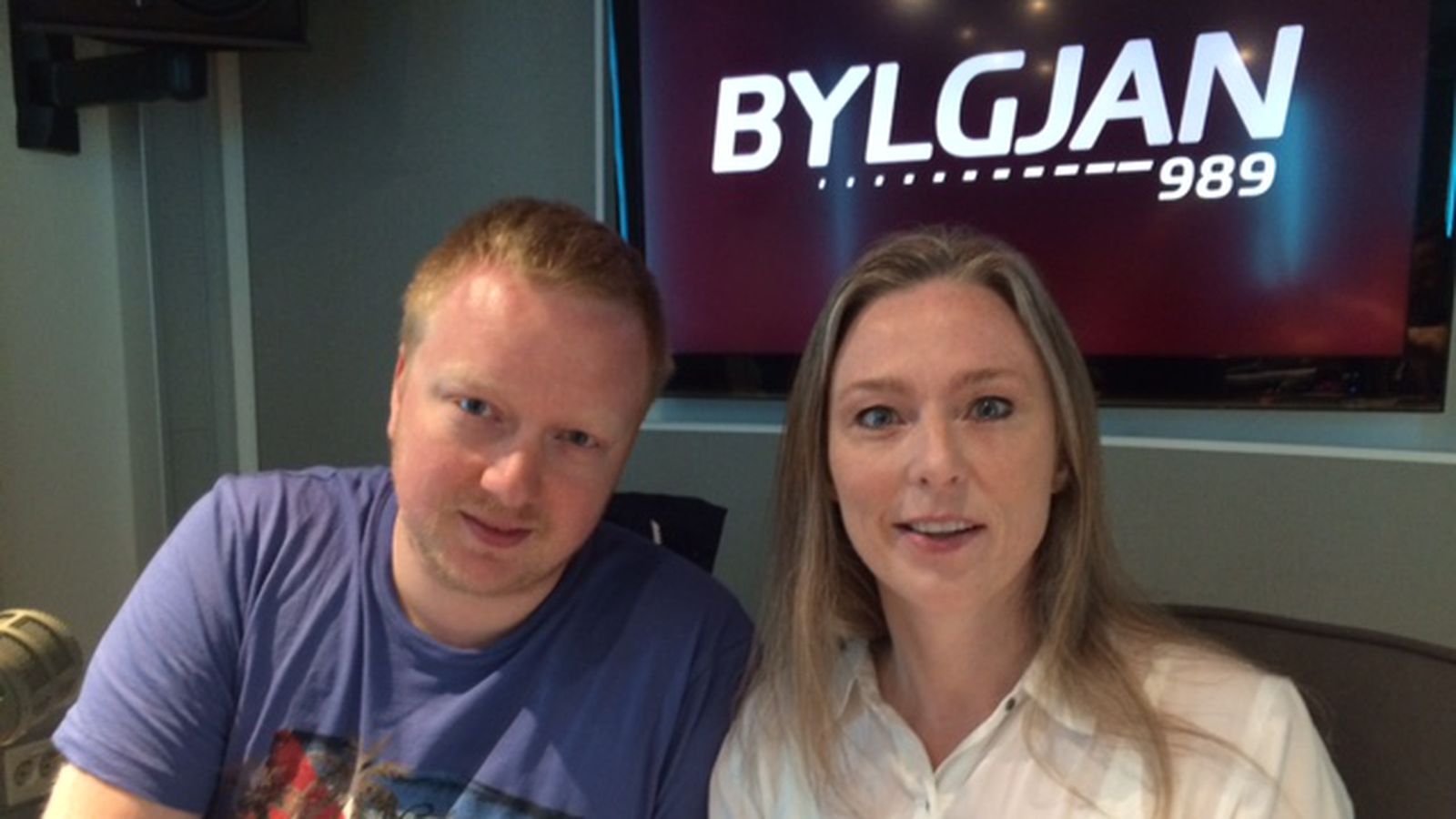 Bítið - Fréttir vikunnar; Baldur Guðmundsson frá DV og Andrea ...