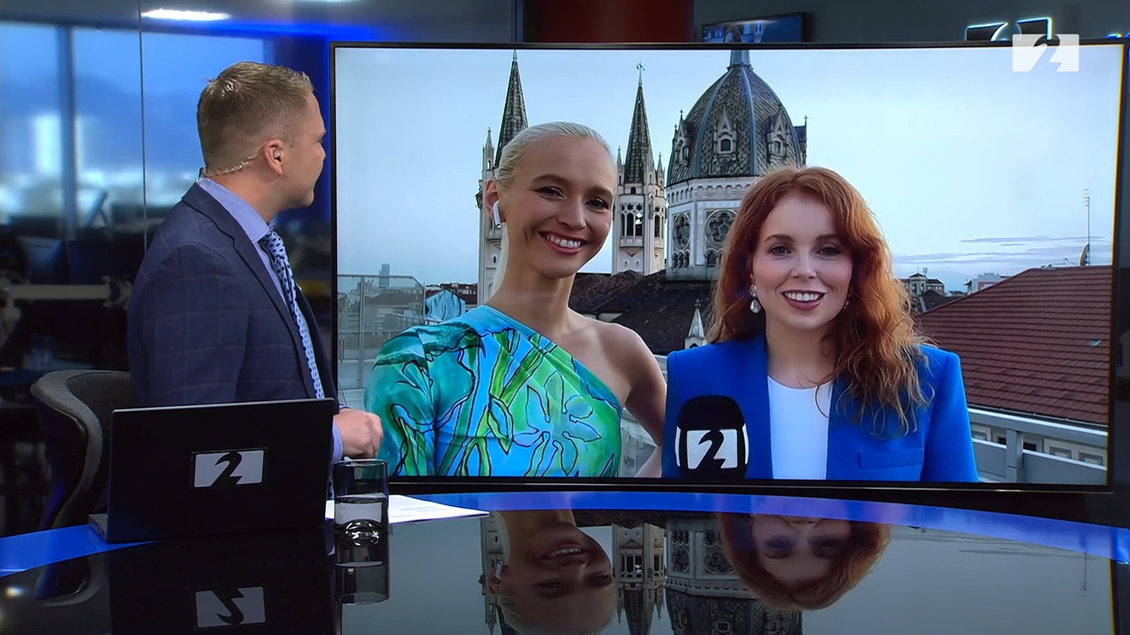 Dóra Júlía og Sylvía Rut fylgjast með Eurovision í Tórínó - Sjónvarp ...